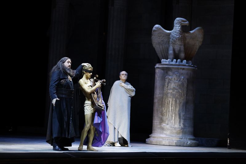 Crítica / Nerón cumple cien años - por Jorge Binaghi Revista Ritmo