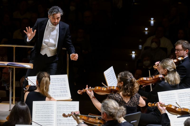 David Afkham dirige a la Orquesta Nacional de España la Quinta Sinfonía ...