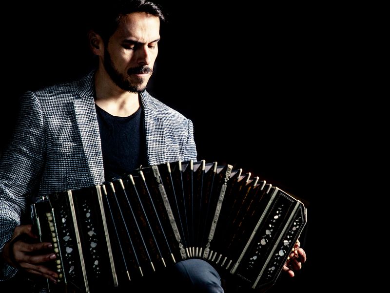 Crítica - De Ida y Vuelta (Claudio Constantini - El canto de Polifemo ...