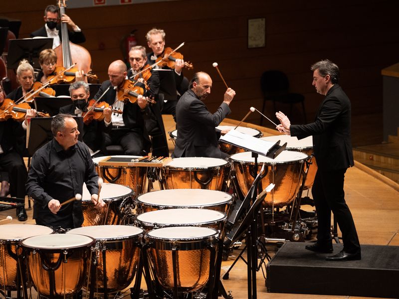 Crítica / Fanfarrias del hombre común - por Ramón García Balado Revista ...