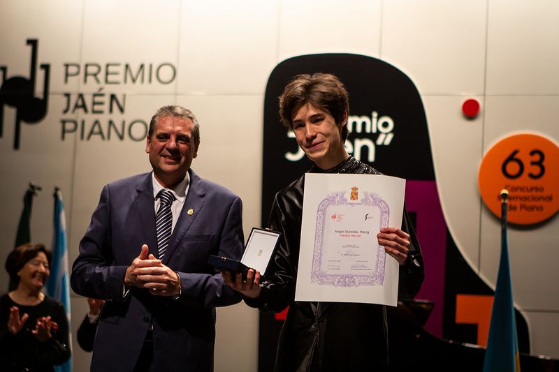 Angel Stanislav Wang, primer premio en el 63 Concurso Internacional de ...